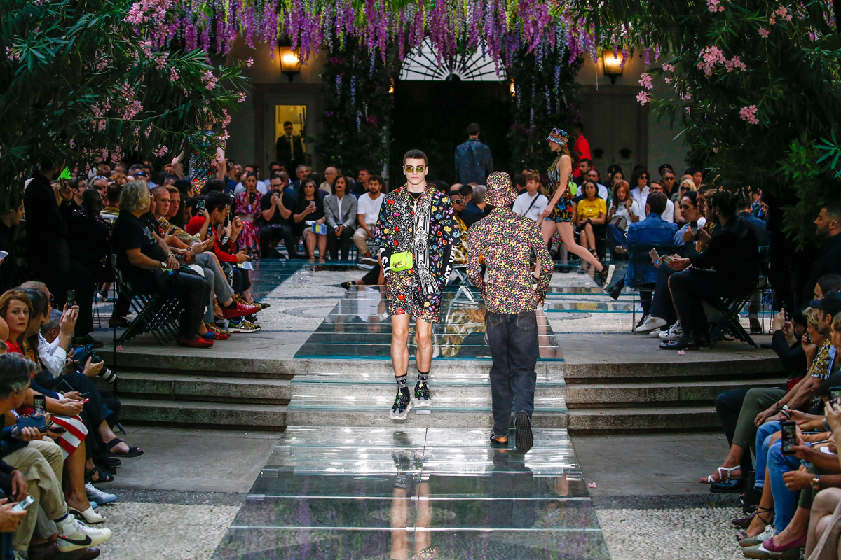 Celebrity skin firmata Versace | MilanoFinanza News