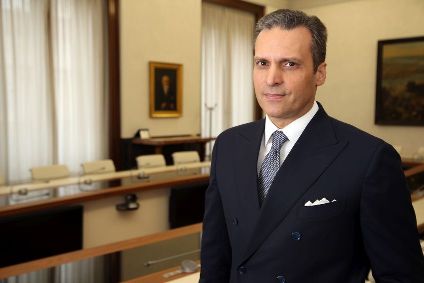 Banca Imi fa 710 milioni di utile (+64%), metà viene dall'estero ...