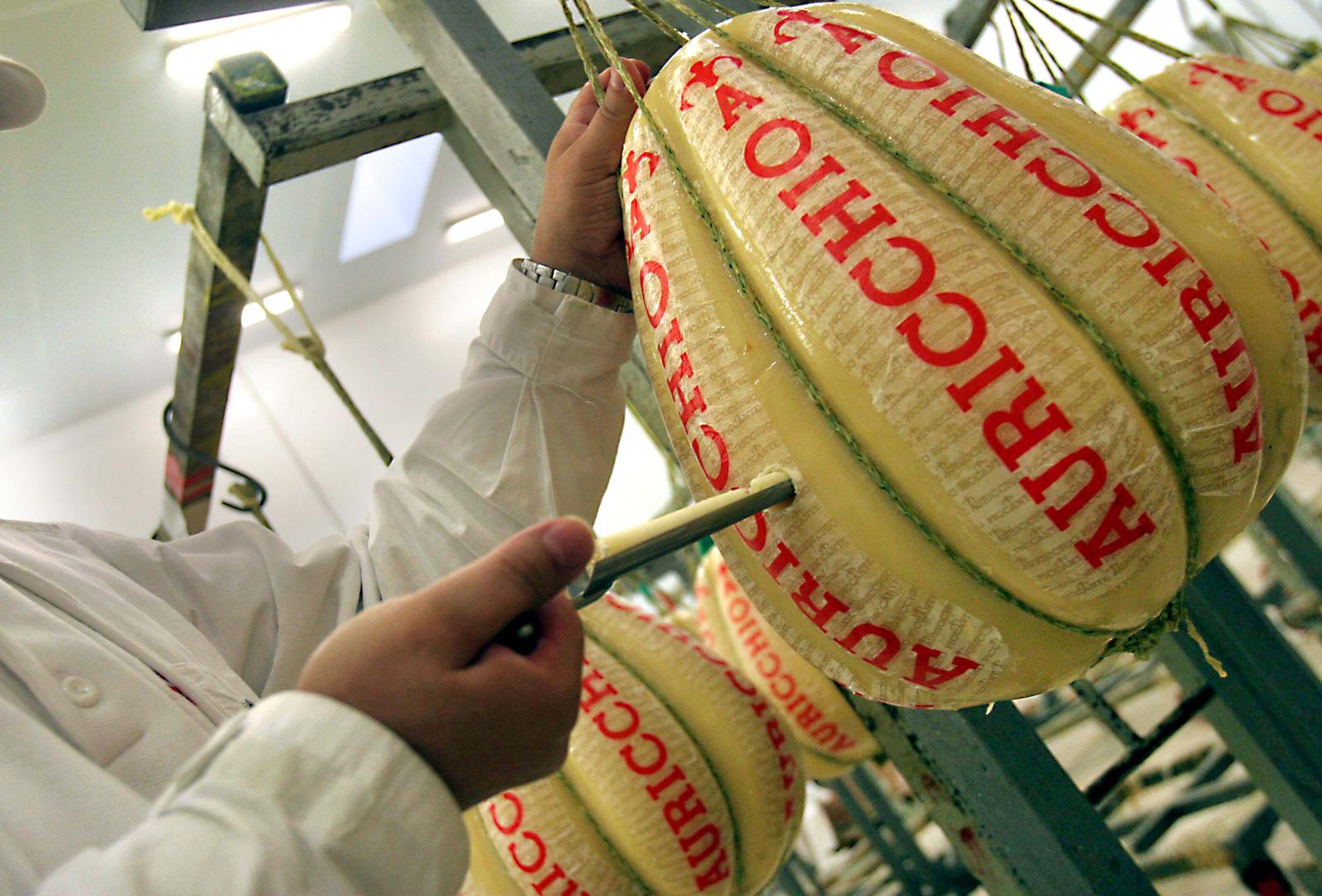 Il provolone Auricchio compra i formaggi lombardi di 3B Latte ...