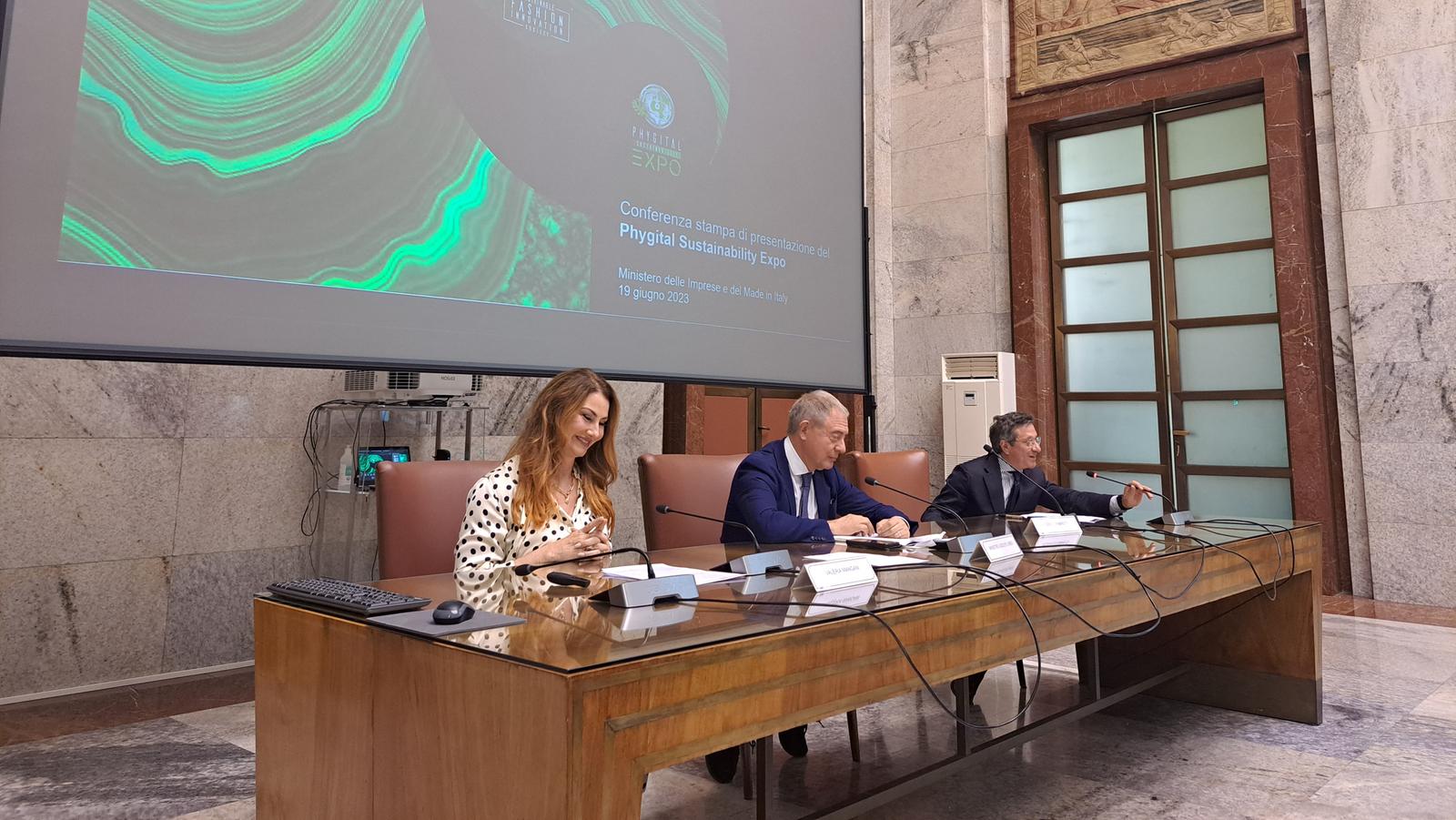Adolfo Urso: «La moda è la vera avanguardia del Made in Italy ...