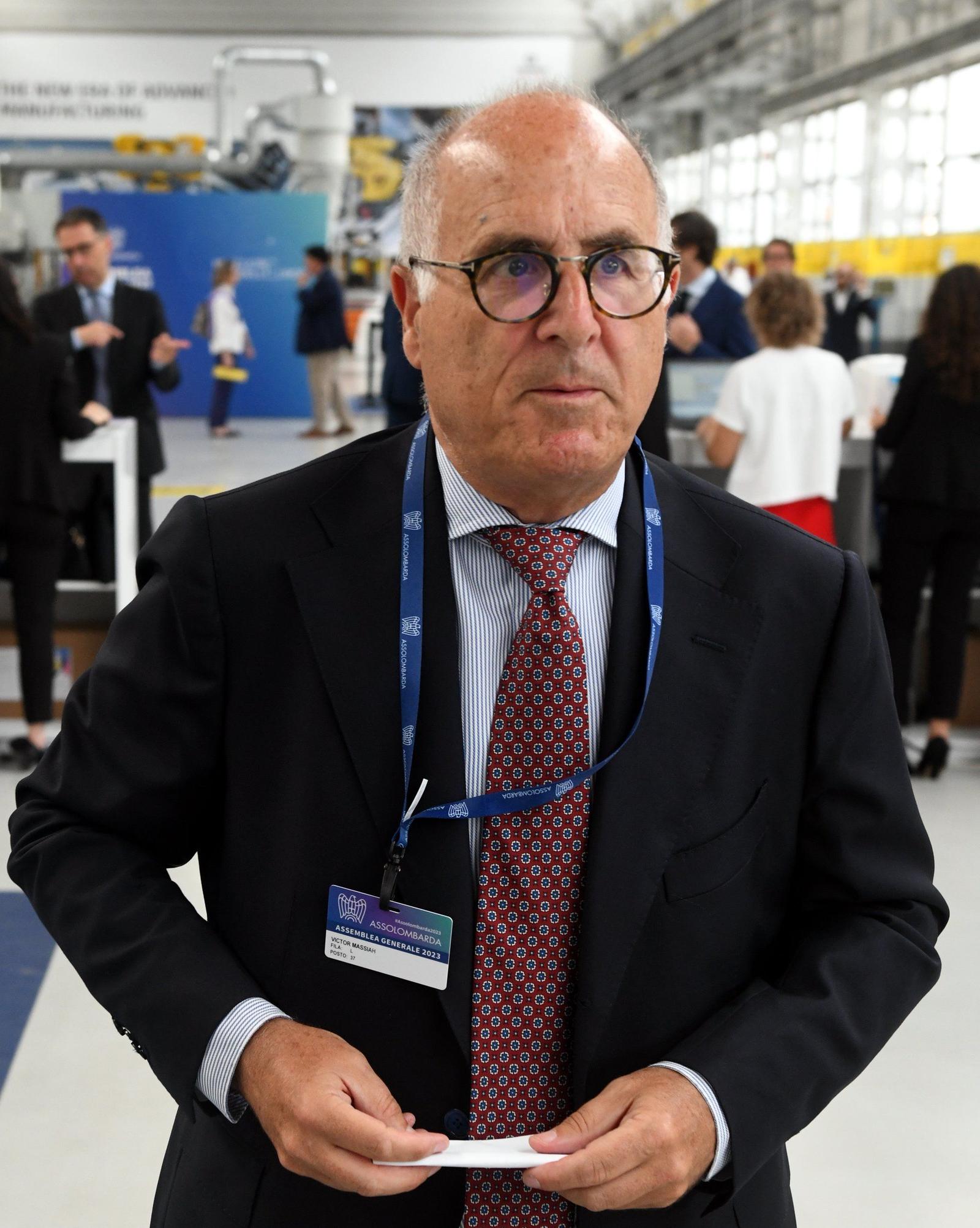 «Le banche remunerino i conti correnti dei clienti»: parla Victor ...