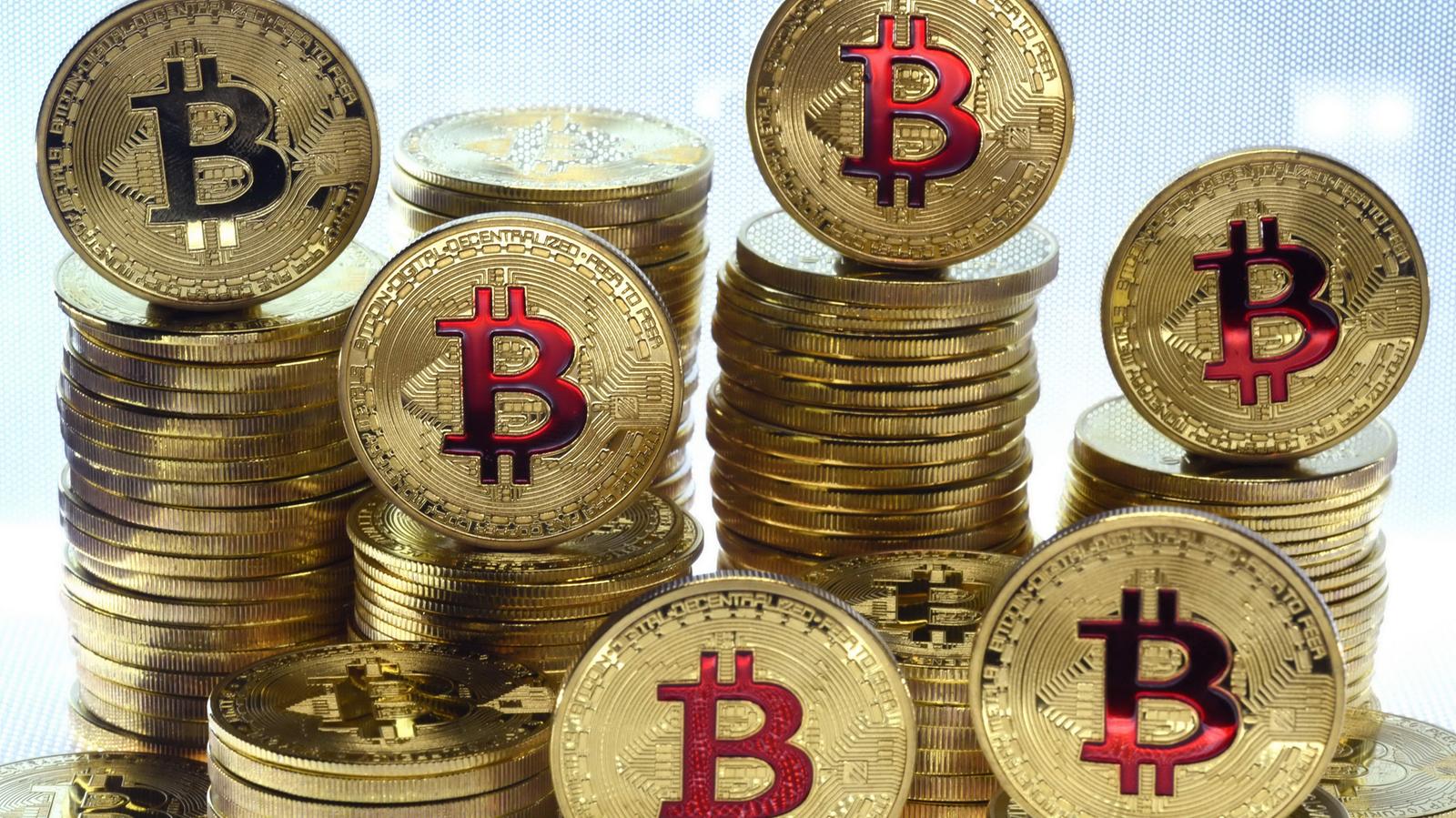 Bitcoin, boom di scambi in borsa per i primi etf ma quanto è sicura la ...