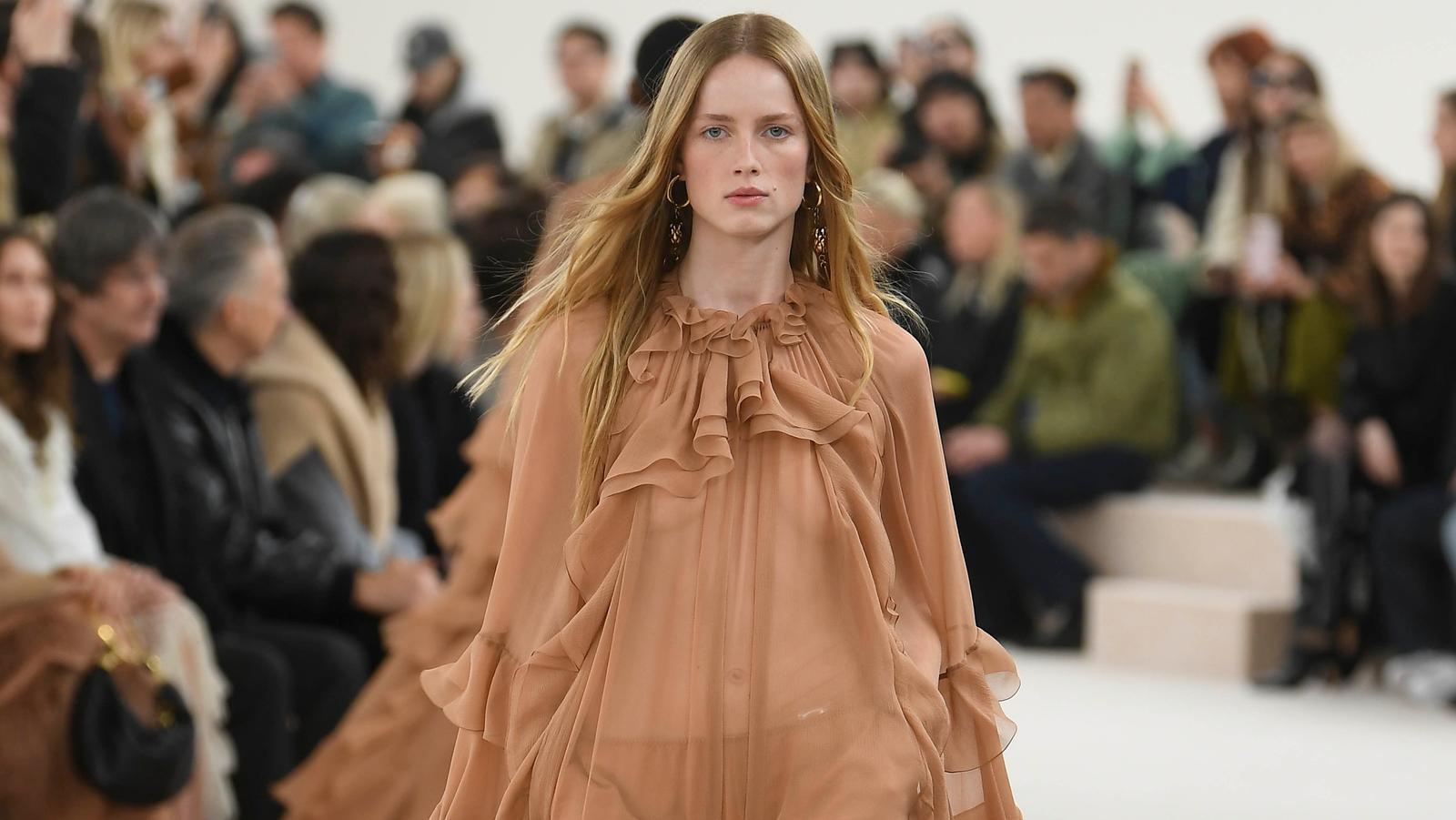 Parigi fashion week, per i buyer vince la donna strong | MilanoFinanza News