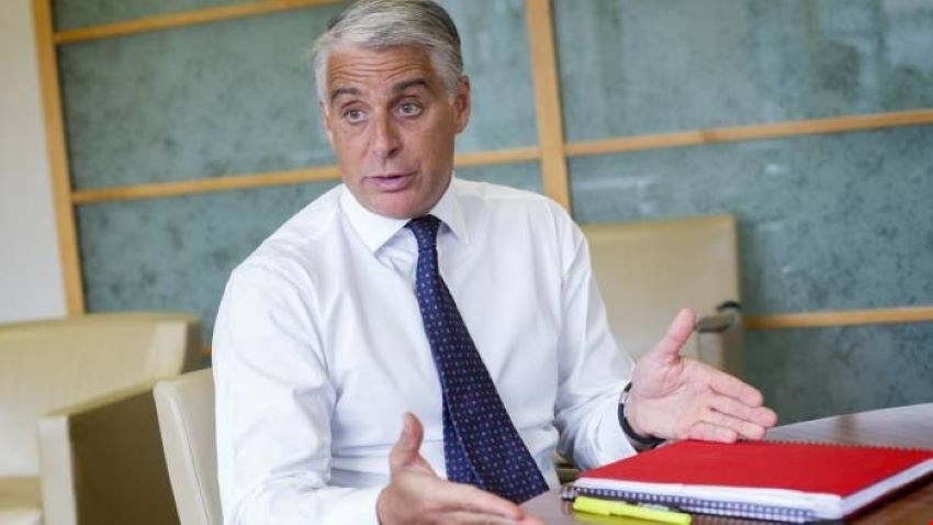 Stipendi, Unicredit premia il ceo Andrea Orcel (con 9,75 milioni) e il ...