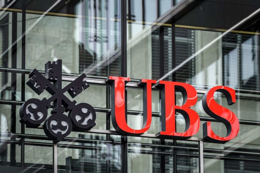 Ubs taglia i bonus e rivede al ribasso l’utile del 2023. Ecco quanto ha ...