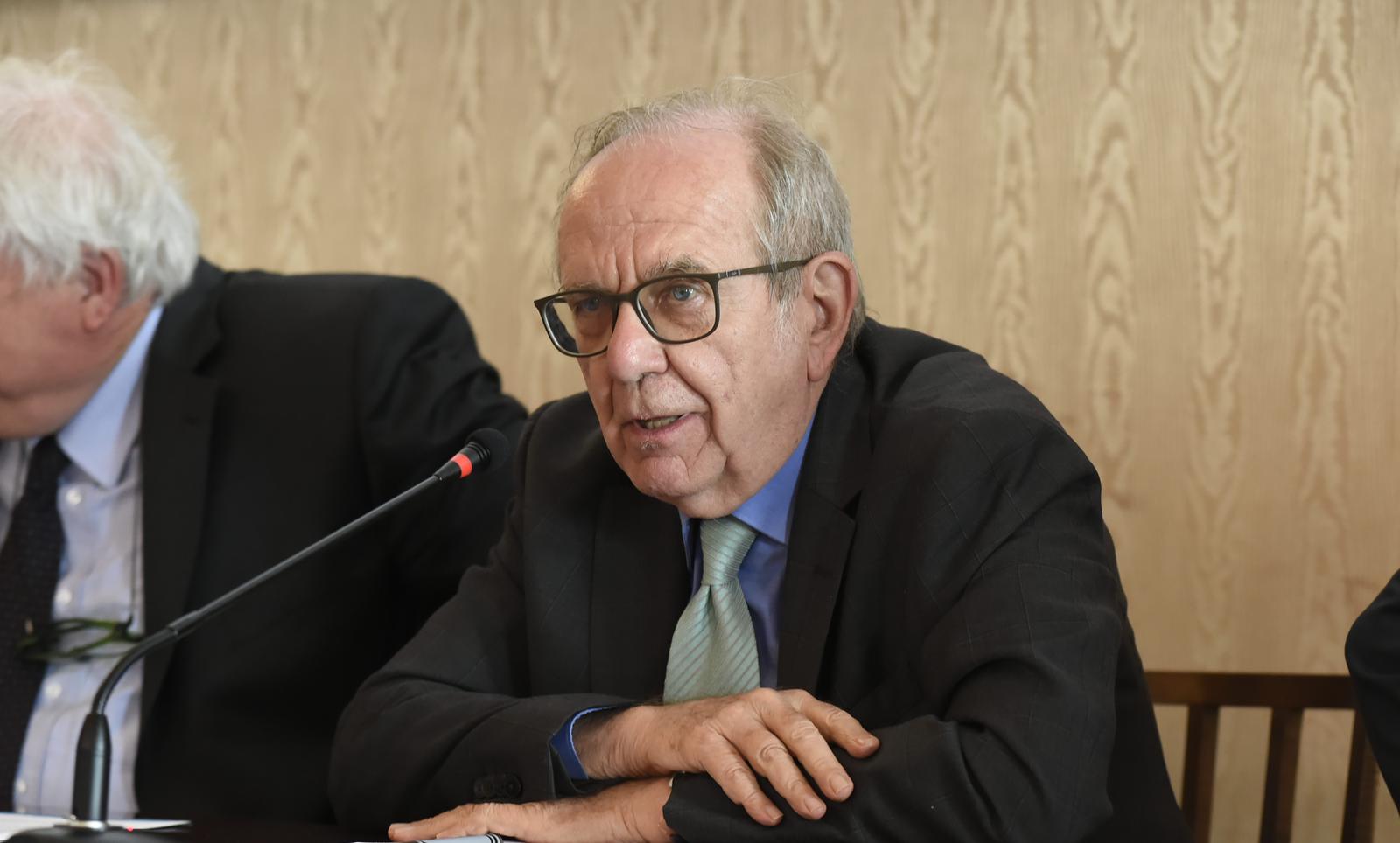 Pier Carlo Padoan, di Unicredit: racconta le sue strategie di crescita ...