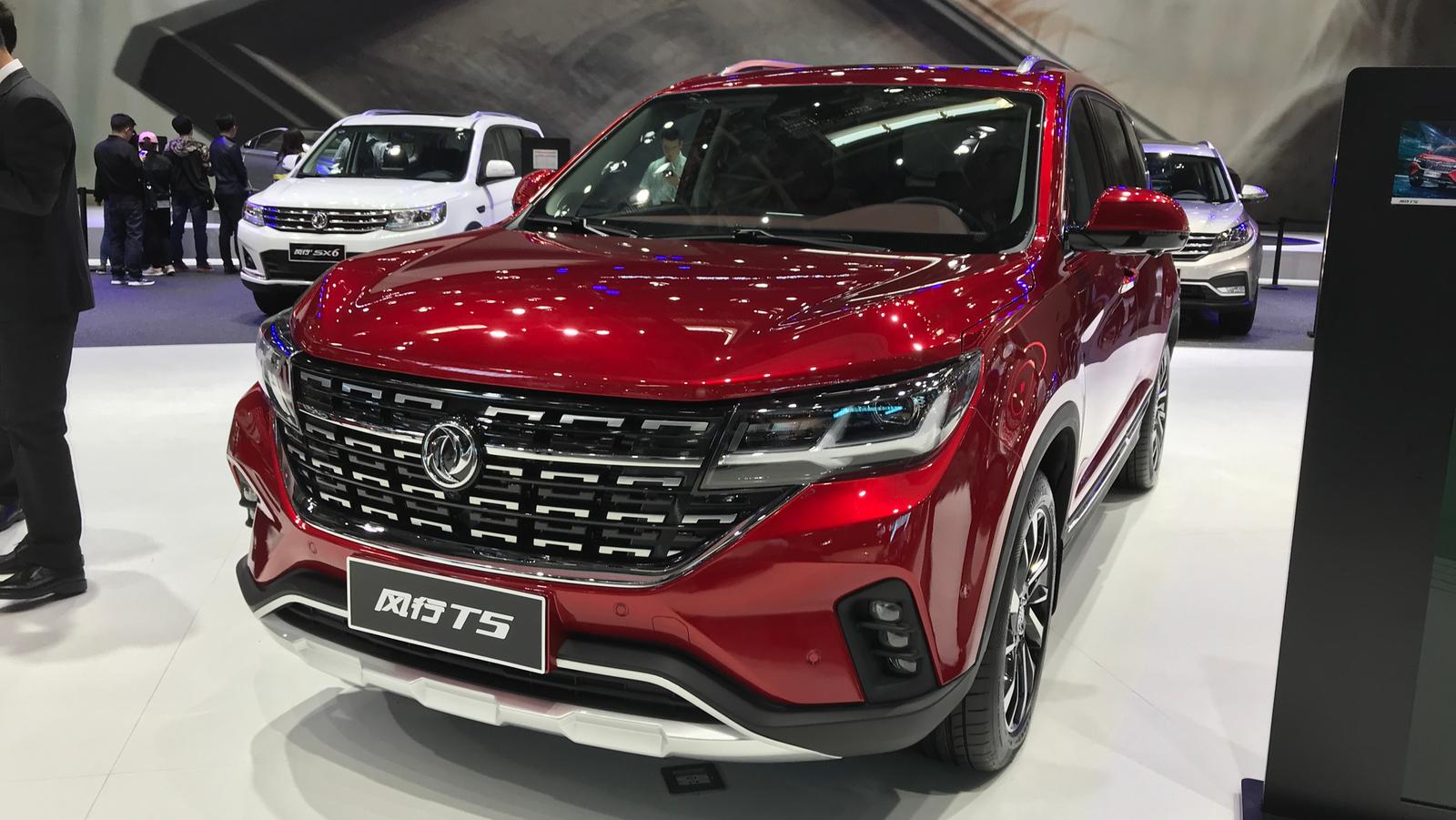 Copia Auto Cinesi Una Nuova Berlina Di Lusso Cinese Per Battere La
