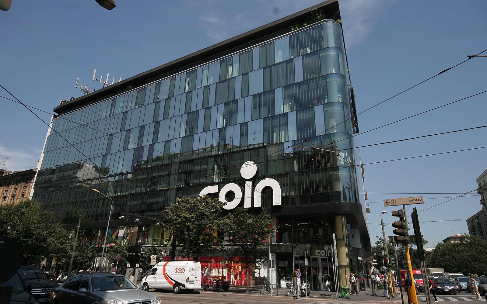 Lo storico palazzo Coin a Milano di nuovo in vendita | MilanoFinanza News