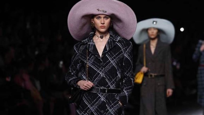 Chanel, alla famiglia Wertheimer un dividendo da 5,7 miliardi di ...
