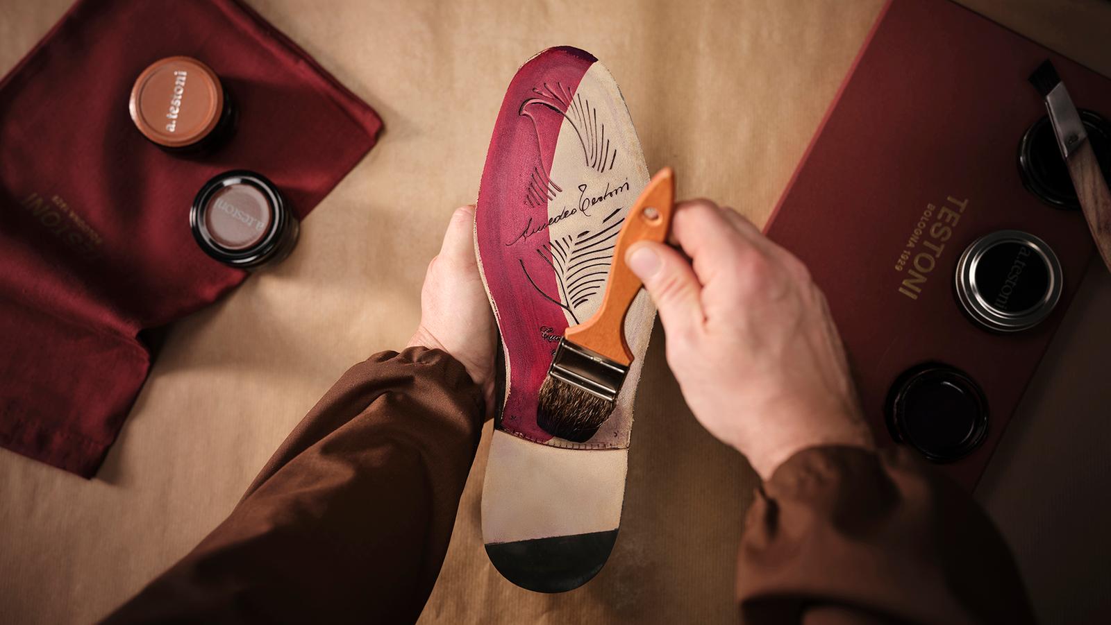 Testoni lancia il servizio scarpe su misura | MilanoFinanza News