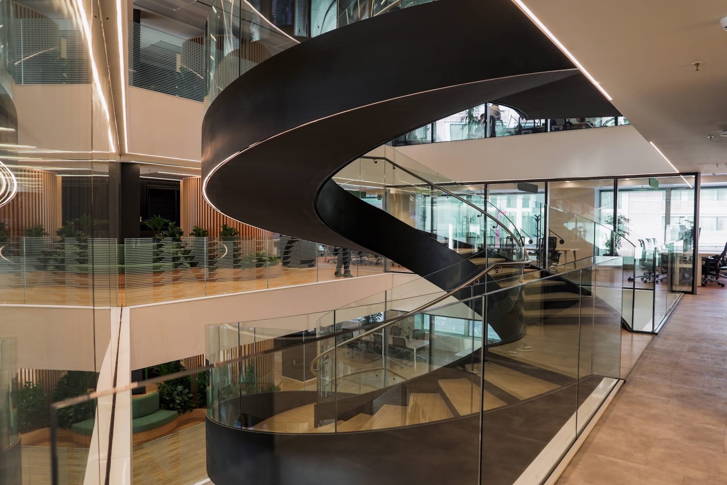 Deloitte apre la nuova sede green a Milano con oltre 1.000 mq di verde ...