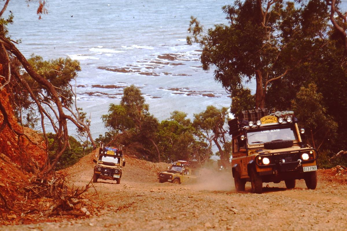 Defender SW11 di Land Rover: l’iconica 4x4 del Camel Trophy testata da ...