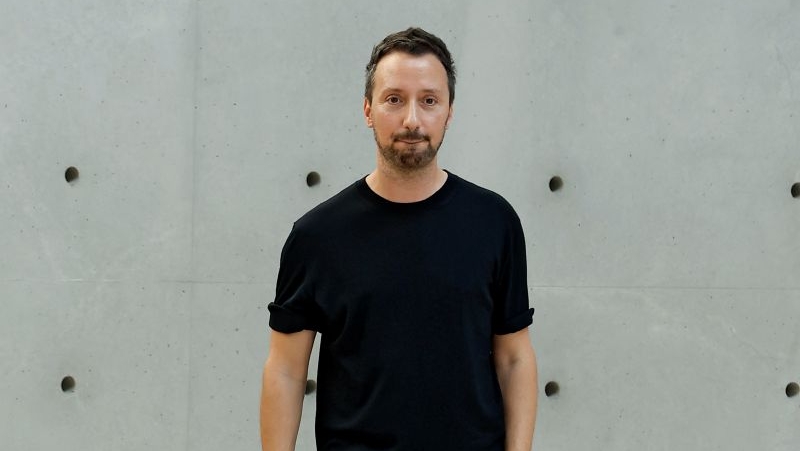 Anthony Vaccarello: «Il mio omaggio alla bellezza fragile ...