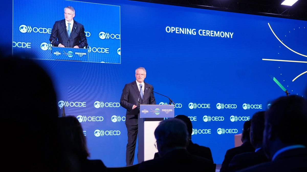 Ocse bacchetta l’Italia sulla crescita: nel 2025 il pil salirà solo ...