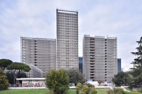 ROMA | EUR | Torri Nuova Sede FS (ex torri Ligini) (UNO-A) | U/C | Page ...